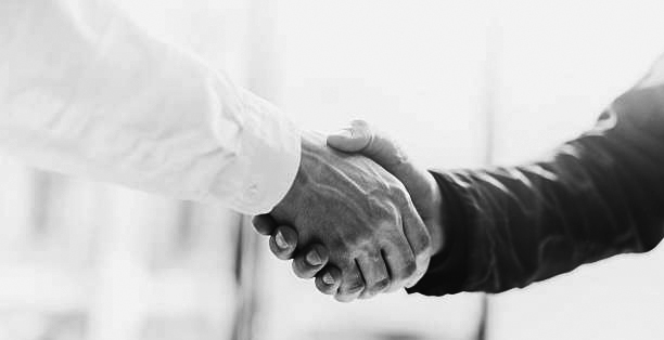 HANDSHAKE - DONATELLA LORATO